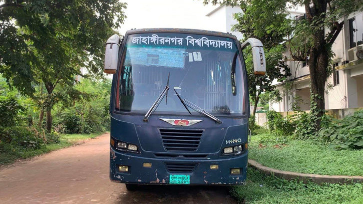 বিশ্ববিদ্যালয়ের পরিবহন: প্রশাসনের নাকি শিক্ষার্থীদের?