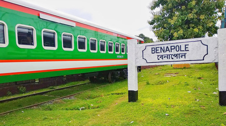 ভারত থেকে আসা ট্রেন তল্লাশি চালাতে গিয়ে বিজিবি-রেল পুলিশ সংঘর্ষ, আহত ৩