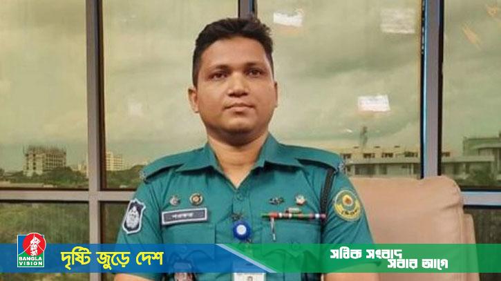 ‘মানবিক’ পুলিশ কনস্টেবল শওকত চাকরিচ্যুত